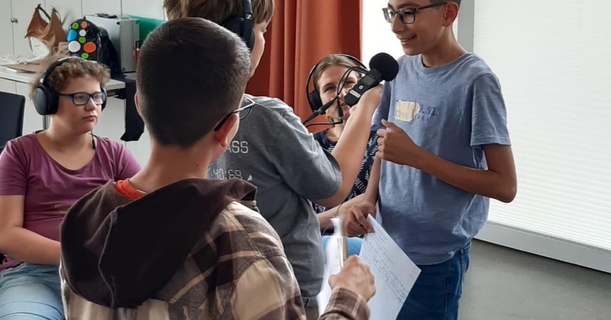 Kinder werden zu Radiomachern: „Radio LEO Löwe“ feiert Premiere ...